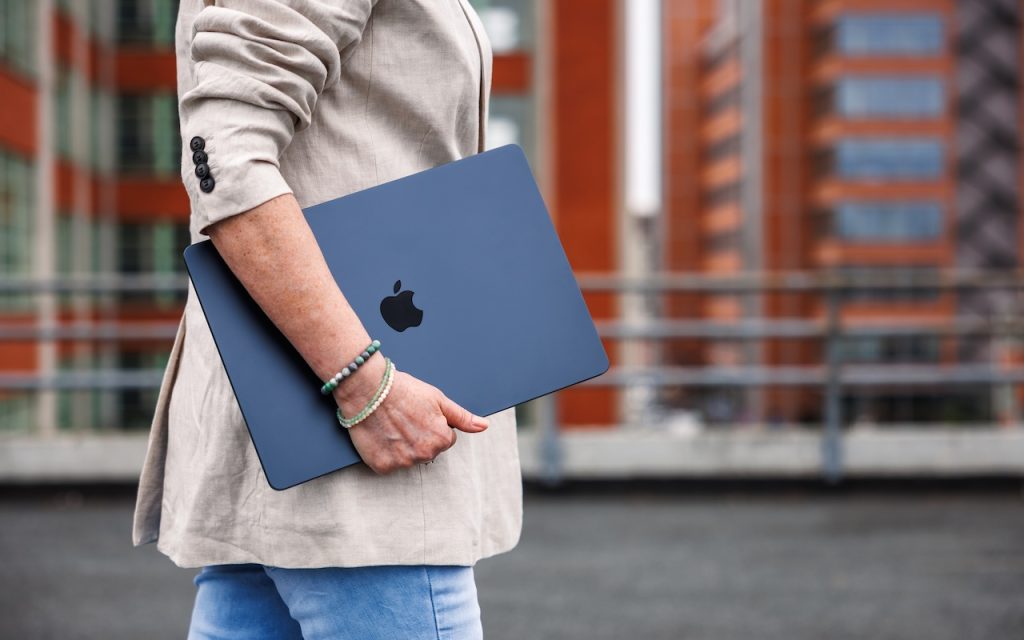 Best MacBook for College Students in 2025: What to Buy - Monge IT ...